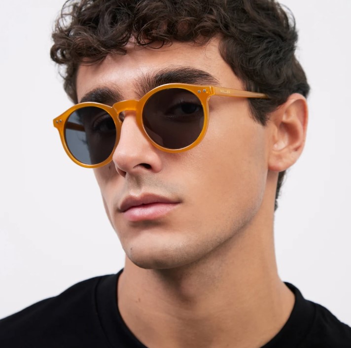 Meller KUBU AMBER CARBON - Brave